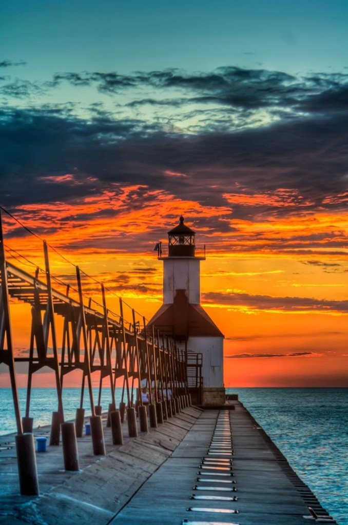 20 Beautiful Lighthouses To Visit In The World