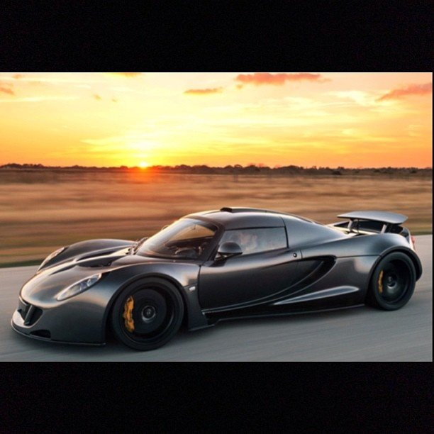 Top 10 Fastest Cars In The World