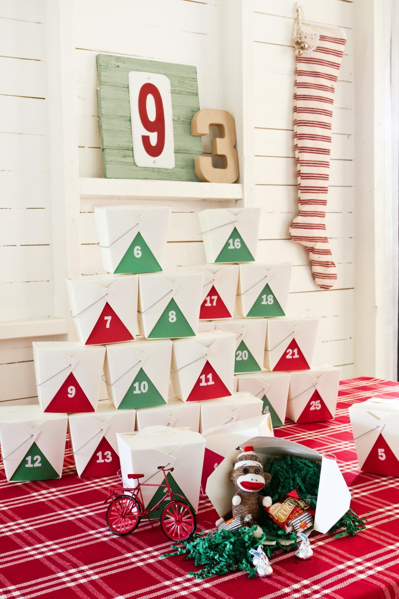 33 DIY Christmas Calendars Ideas