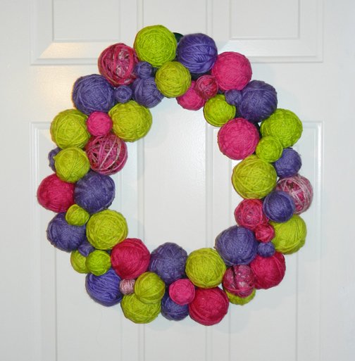 Yarn Ball Wreath Tutorial