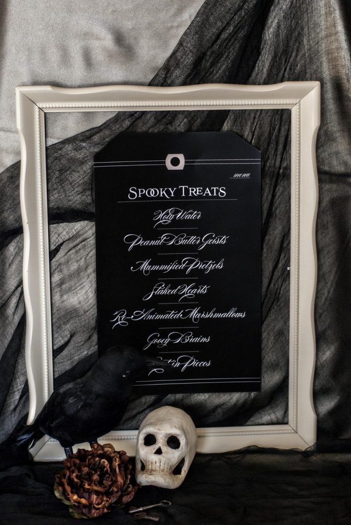 Simple And Easy Gothic Halloween Decorations