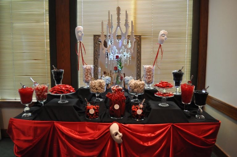 25 Stunning Red And Black Halloween Ideas