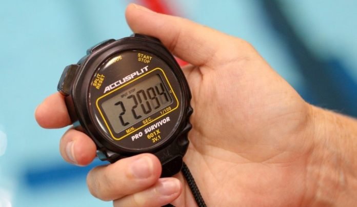 How Do You Use a Stopwatch for Swimming?