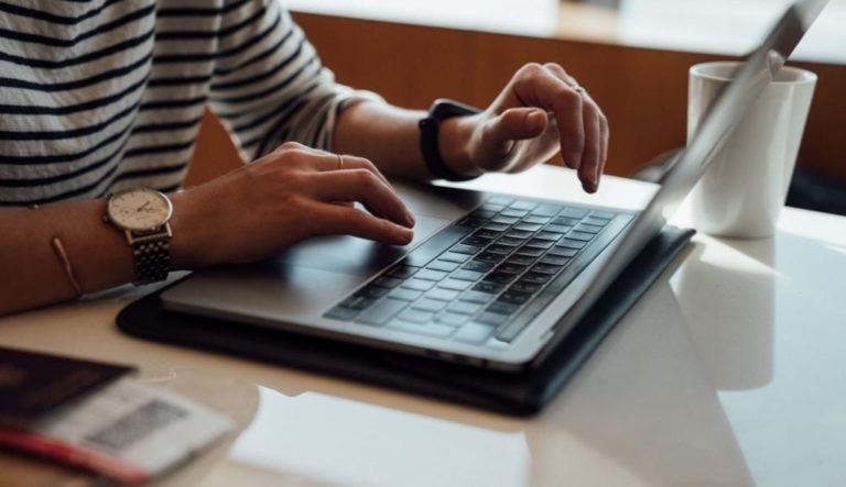 7 Common Mistakes Students Make When Emailing Professors